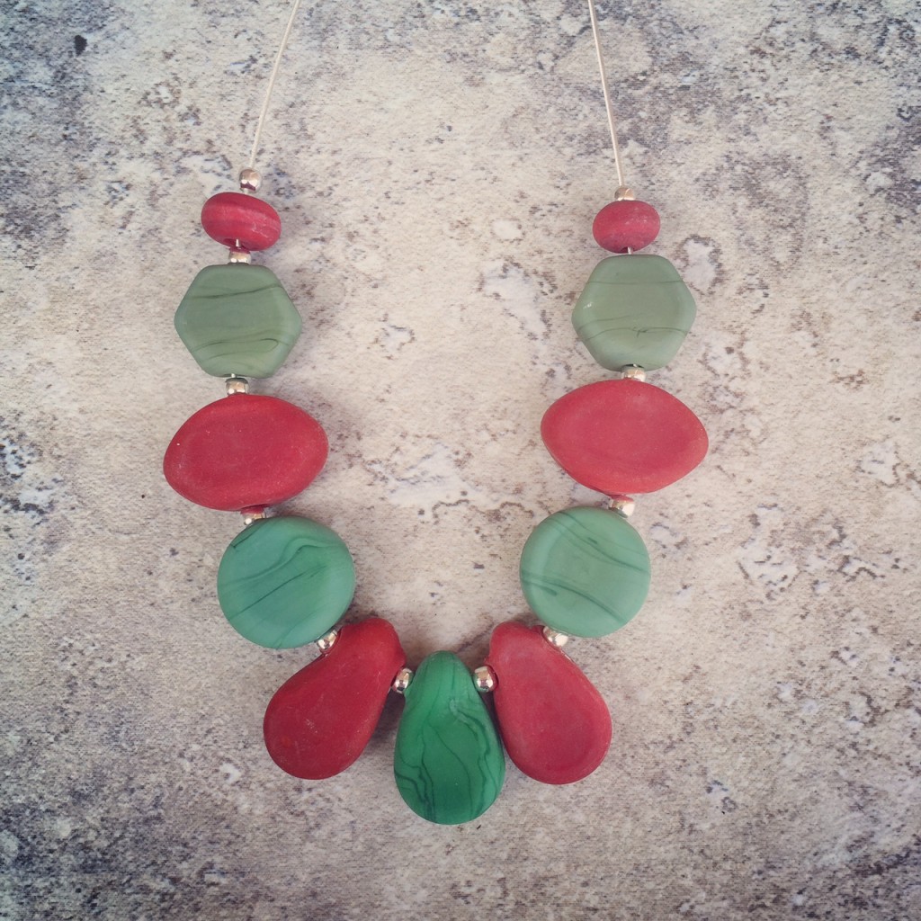 The Colour Red: Complementary Colours – Julie Frahm – Glass Jewellery